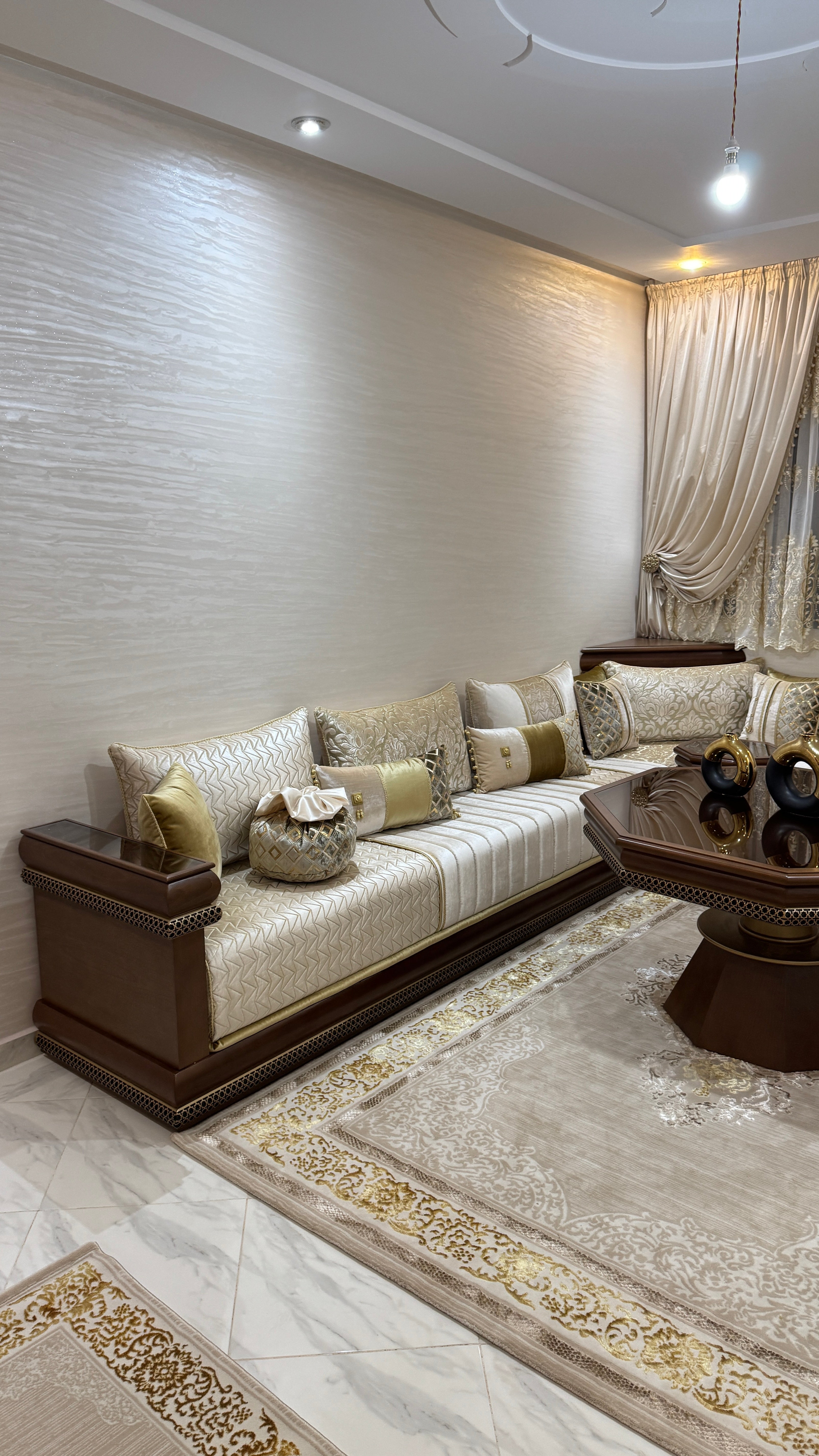 Salon marocaine, le sari beige – Alaoui tissus